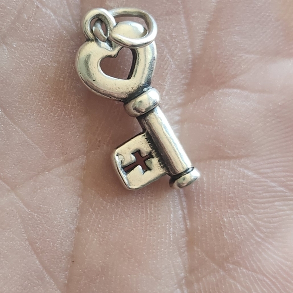 James Avery | Jewelry | James Avery Retired Sterling Silver Key Of ...